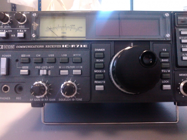 ICOM IC-R71 - Oportunidades - Catalogo | NAUCOM - Equipamento de ...